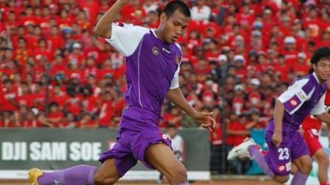 Eks Timnas Indonesia Saktiawan Sinaga Tendang Penonton di Liga 3 Eks Timnas Indonesia Saktiawan Sinaga Tendang Penonton di Liga 3