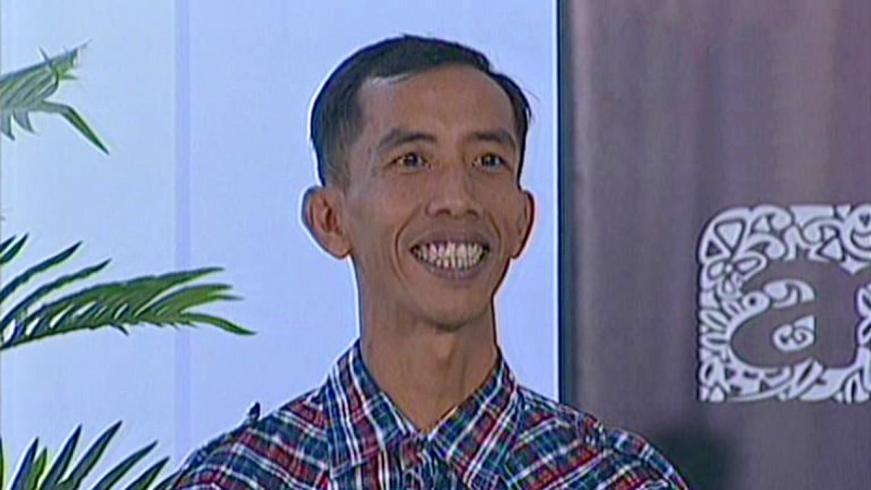 Foto VIDEO: Dari Kuli Bangunan Merangkak Jadi Bintang Iklan Foto VIDEO: Dari Kuli Bangunan Merangkak Jadi Bintang Iklan