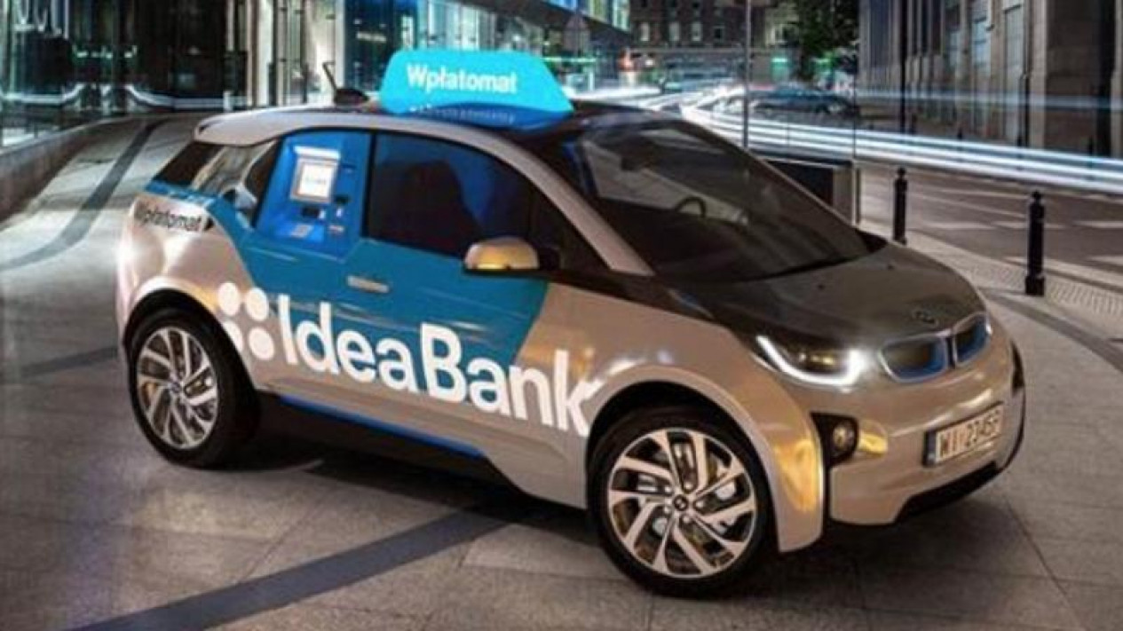Foto Mobil Ini Bisa Keluarkan Uang Layaknya ATM Foto Mobil Ini Bisa Keluarkan Uang Layaknya ATM
