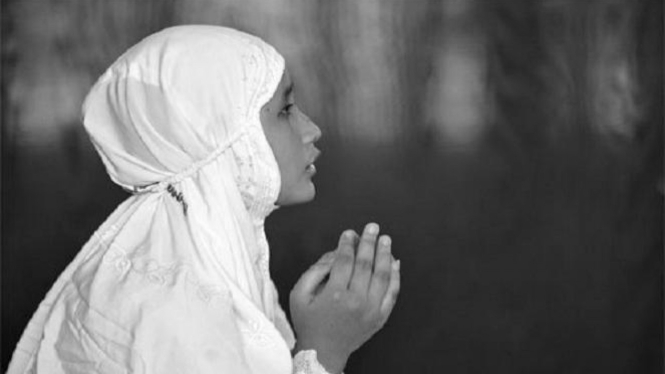 Misteri Kekuatan Doa Ibu Mampu Menembus Langit Ketujuh Misteri Kekuatan Doa Ibu Mampu Menembus Langit Ketujuh