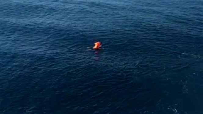 Kronologi Pria Loncat ke Laut Lombok dari Kapal Kronologi Pria Loncat ke Laut Lombok dari Kapal