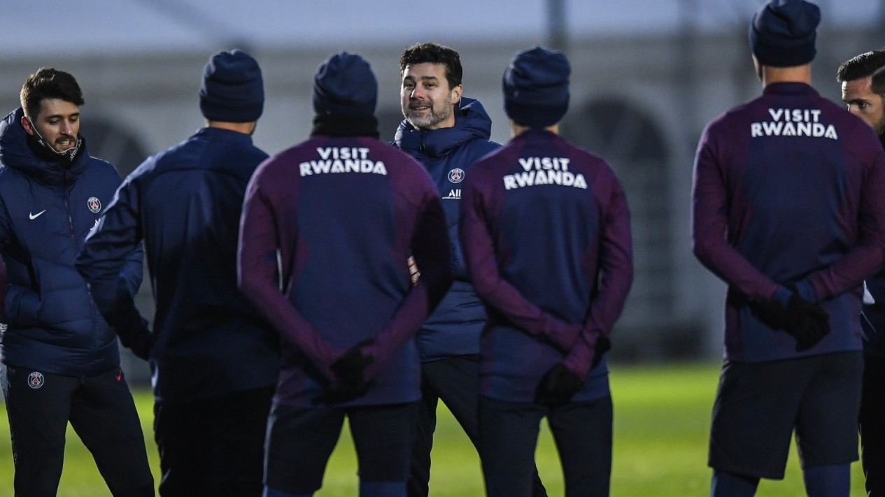Foto Diisukan ke MU, Pelatih PSG Mauricio Pochettino Akhirnya Buka Suara Foto Diisukan ke MU, Pelatih PSG Mauricio Pochettino Akhirnya Buka Suara