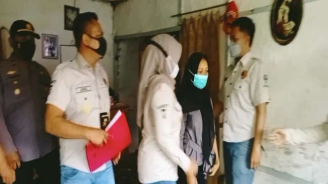 Pengakuan Janda di Garut Buang Bayi yang Ditemukan Tanpa Kepala Pengakuan Janda di Garut Buang Bayi yang Ditemukan Tanpa Kepala