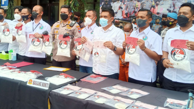 Polresta Malang Ungkap Upaya Pengedaran Sabu-sabu 20 Kilogram Polresta Malang Ungkap Upaya Pengedaran Sabu-sabu 20 Kilogram