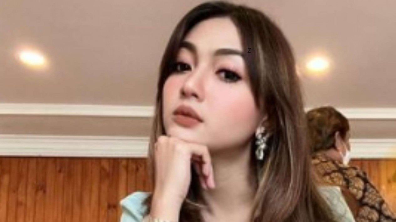 Foto Dituding Jadi Selingkuhan Sule, Riesca Rose Beberkan Hal Mengejutkan Foto Dituding Jadi Selingkuhan Sule, Riesca Rose Beberkan Hal Mengejutkan