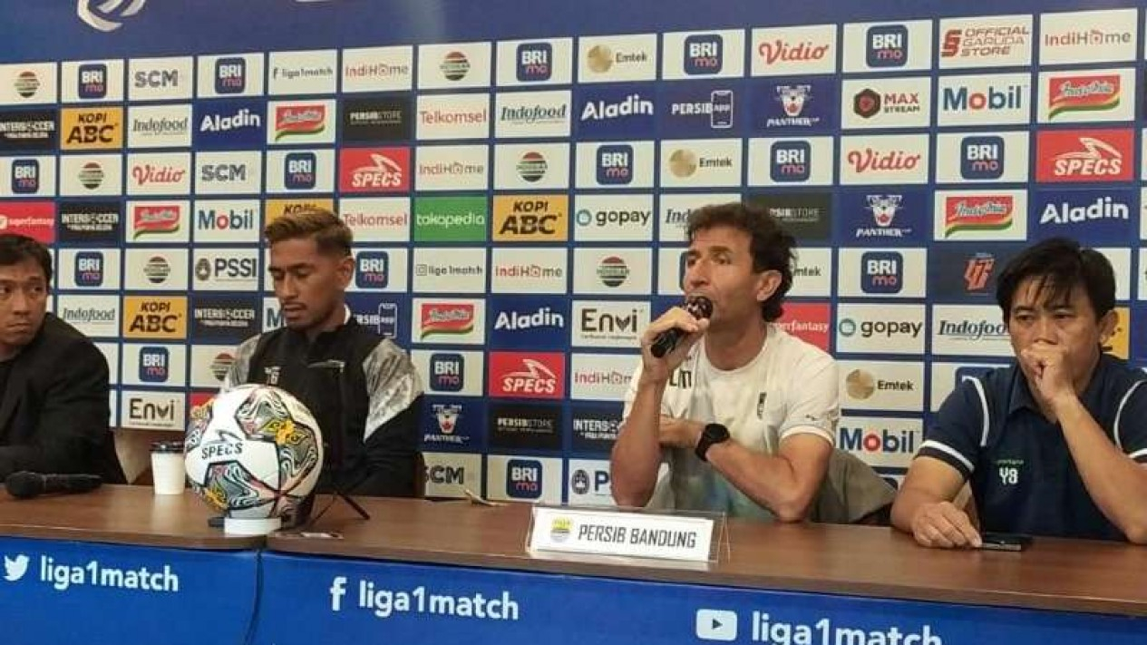 Foto Persib Bandung Vs Borneo FC, Luis Milla Anggap Laga Final Foto Persib Bandung Vs Borneo FC, Luis Milla Anggap Laga Final