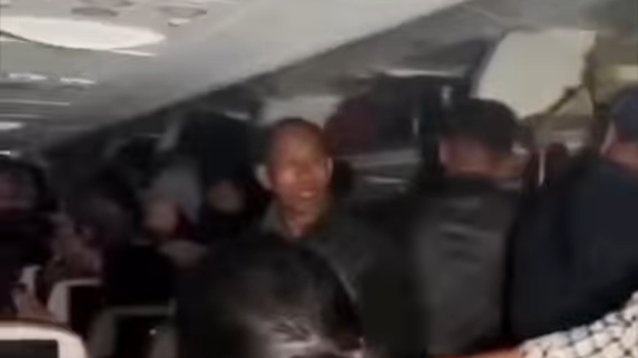 Foto Cerita Penumpang Batik Air Panik hingga Sesak Nafas saat Lampu dan ... Foto Cerita Penumpang Batik Air Panik hingga Sesak Nafas saat Lampu dan ...
